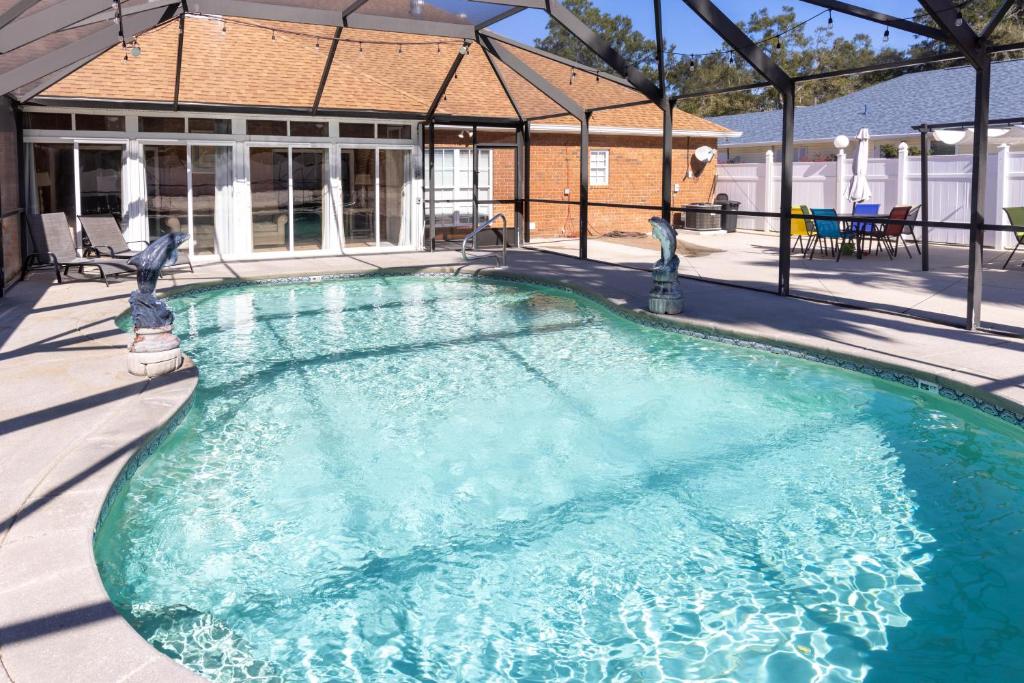 Family Daze, Foley (updated prices 2025)