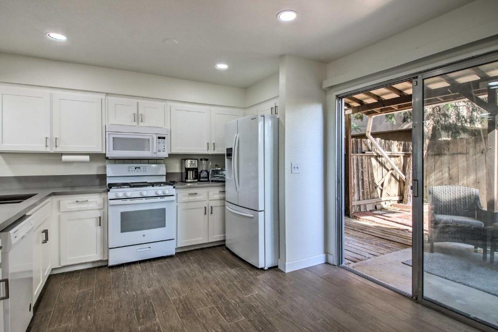 Bakersfield Kitchen Cabinets | Cabinets Matttroy
