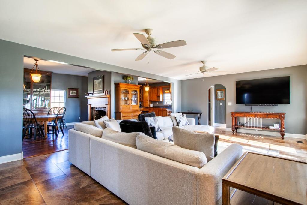 Peaceful Farm House - Quiet and Relaxing Getaway!, Greenback (updated ...