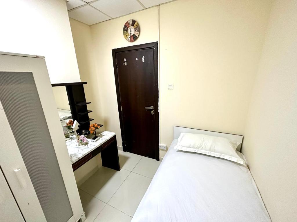 Low-Priced Budget Rooms for rent near Dubai DAFZA, Dubai (updated ...