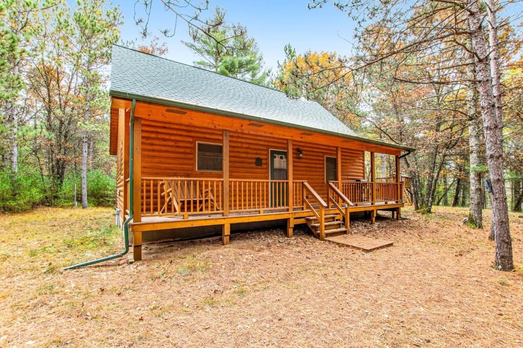 Whispering Pines, Shouting Rocks, Hancock (updated prices 2025)