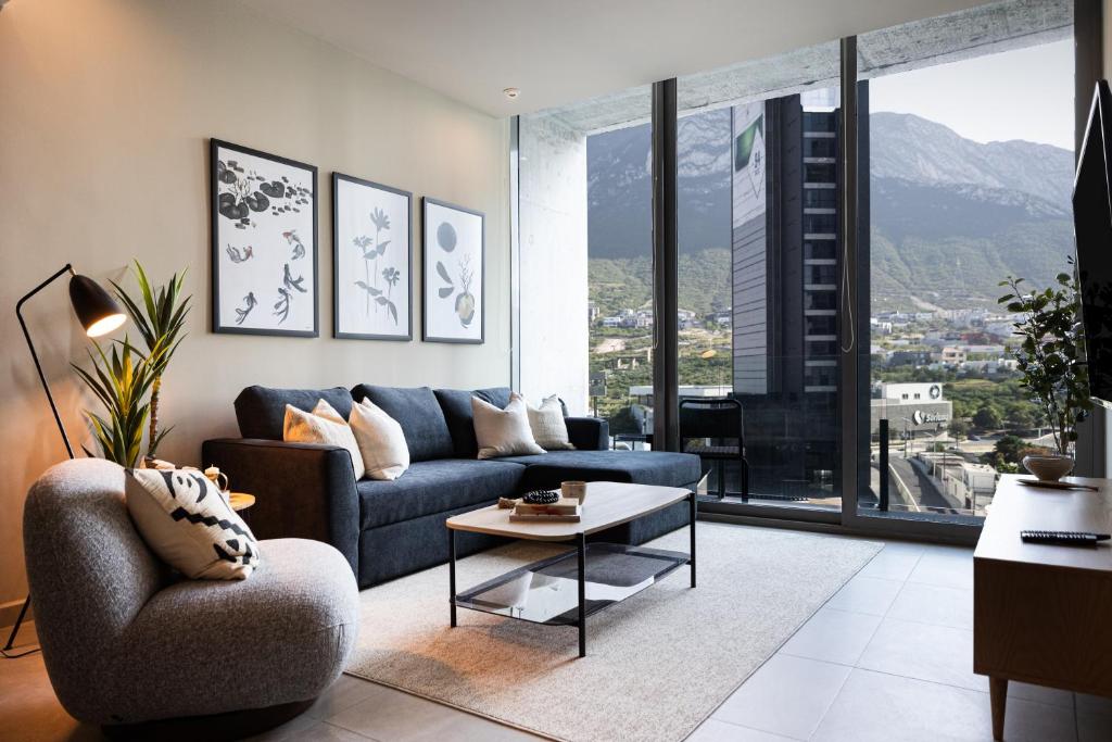 5 min de UDEM, moderno, lujoso en Jardín Secreto 810, Monterrey ...