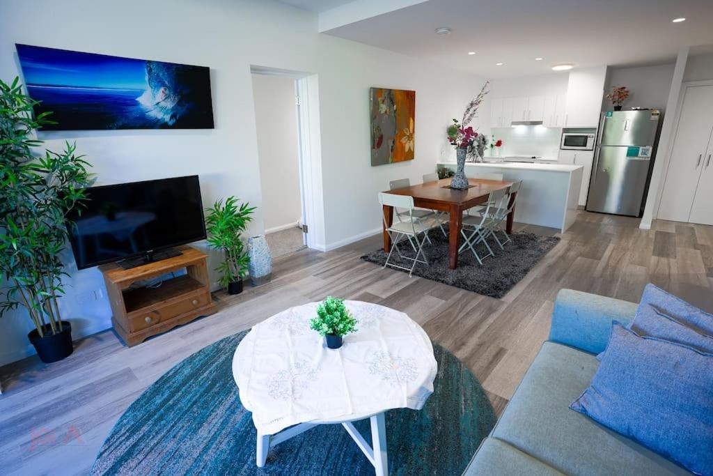 Brand-New 2 Bedroom Condo 6minutes to CBD FreePark, Brisbane ...