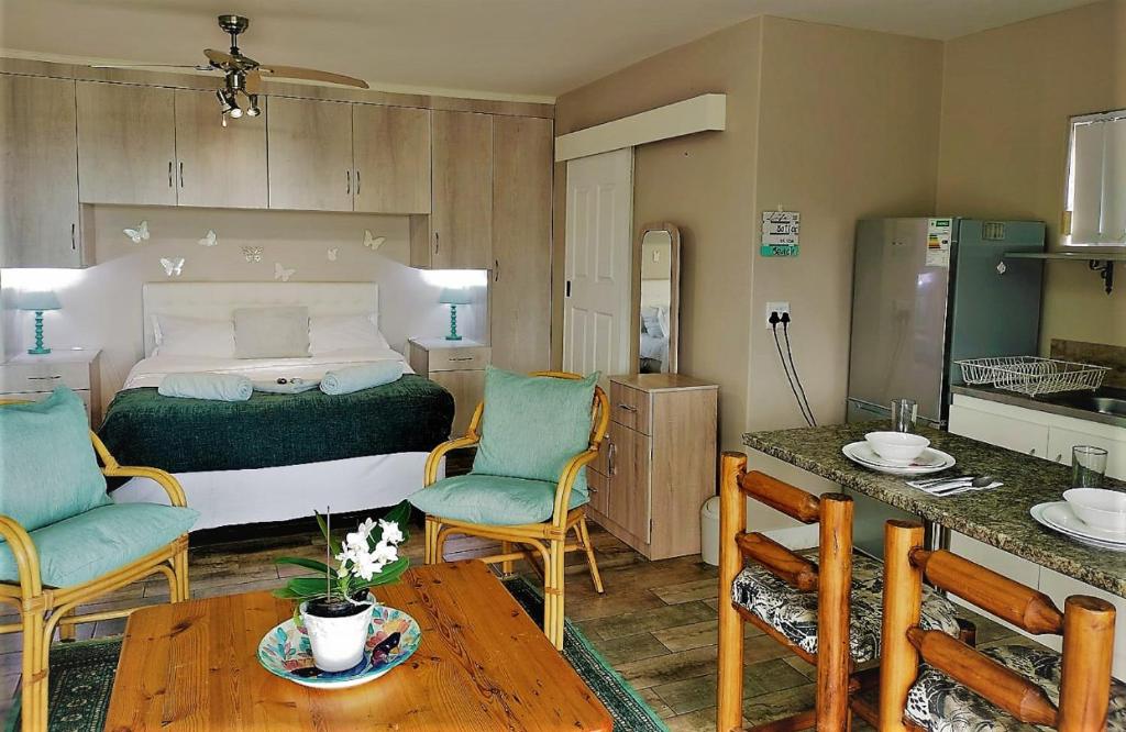 Dolphin View, on central Garden Route, Tergniet (updated prices 2025)