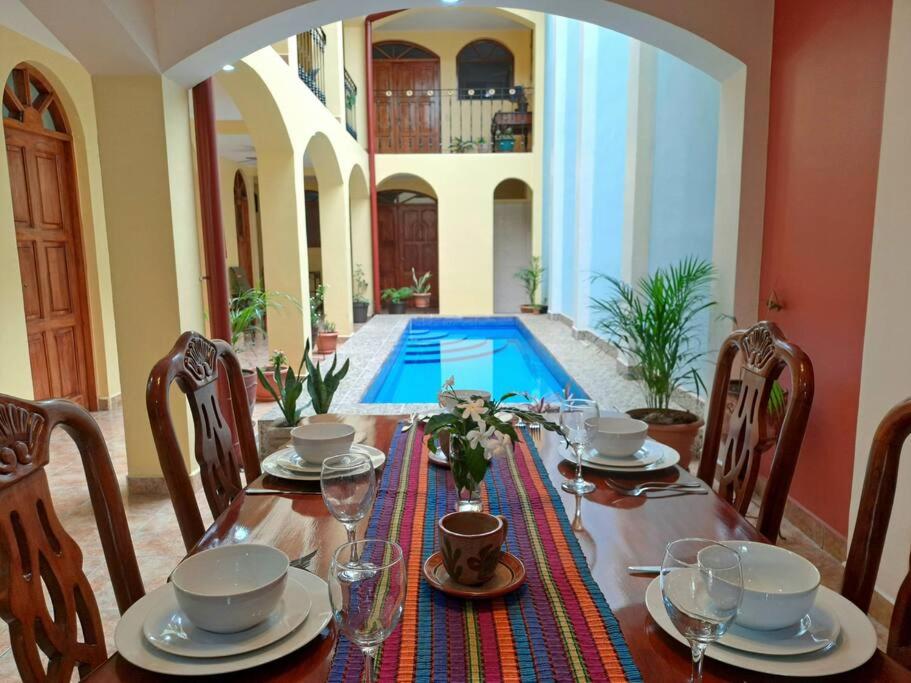 3 Br Colonial Downtown With Private Pool King Beds - 니카라과