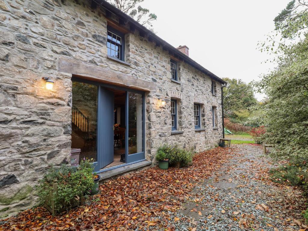 Castle Coach House, Newport Pembrokeshire (updated prices 2025)