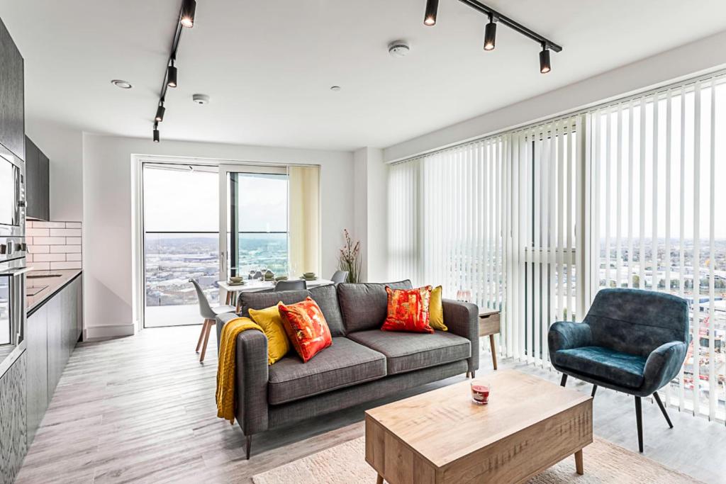 Icon Tower Flat I North Acton, London (updated prices 2025)