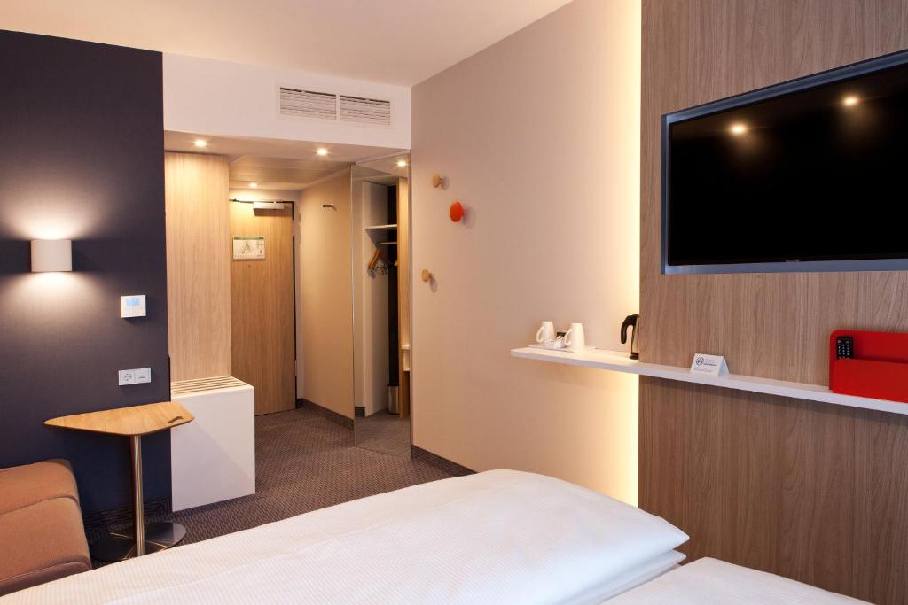 Holiday Inn Express & Suites - Basel - Allschwil by IHG, Basel (updated ...