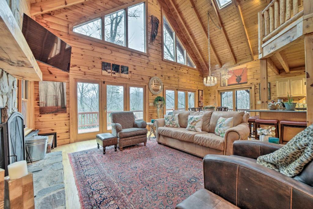 Grand Maggie Valley Cabin with Private Hot Tub!, Maggie Valley ...