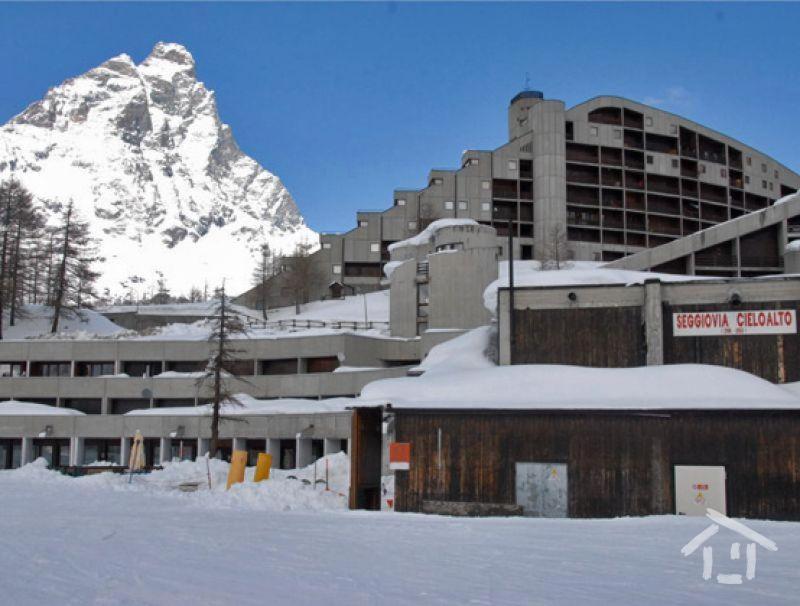 Upinthesky Cervinia, Breuil-Cervinia (updated prices 2026)