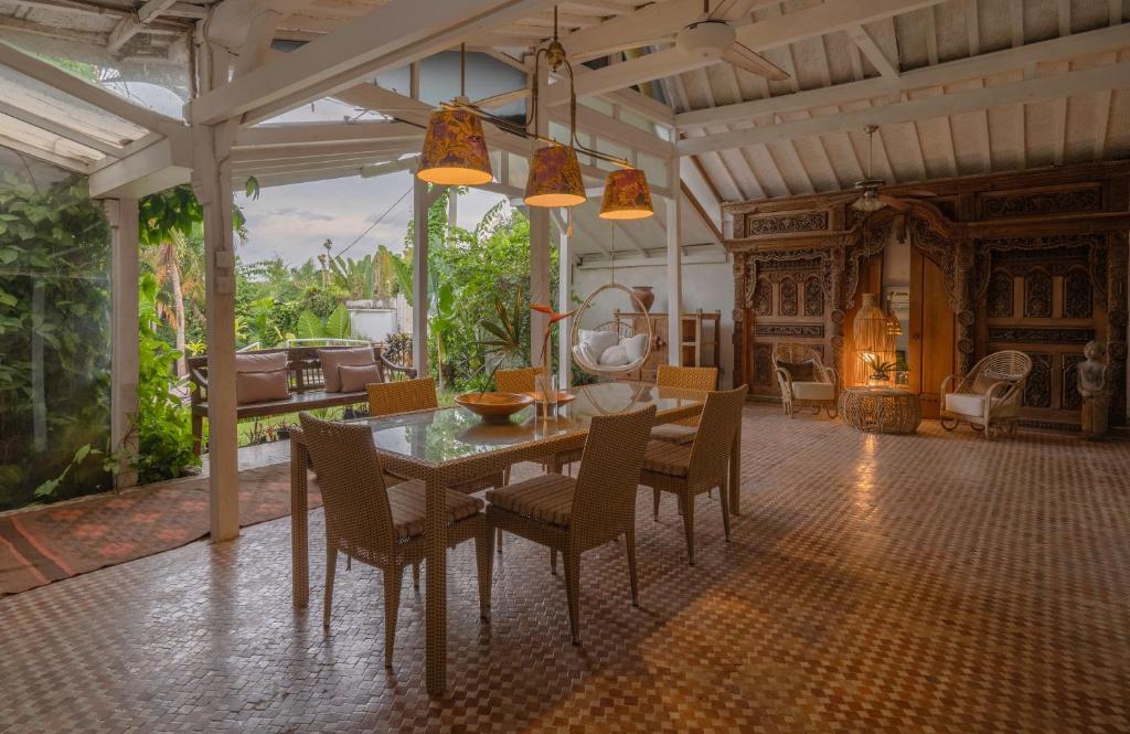 Rustic spacious Balinese villa, Mengwi – Tarifs 2023