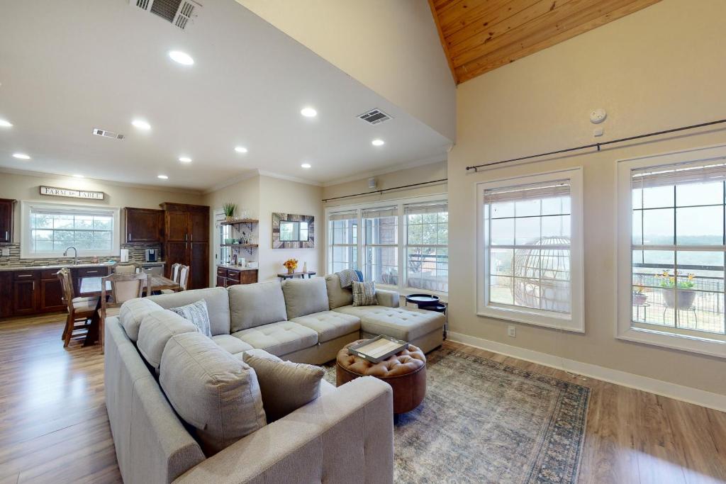 Blue Farm House, Burnet (updated prices 2025)