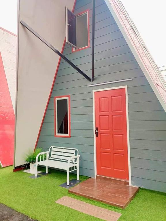 Red Triangle Cottage Roomstay, Kampong Kemaman – Updated 2023 Prices