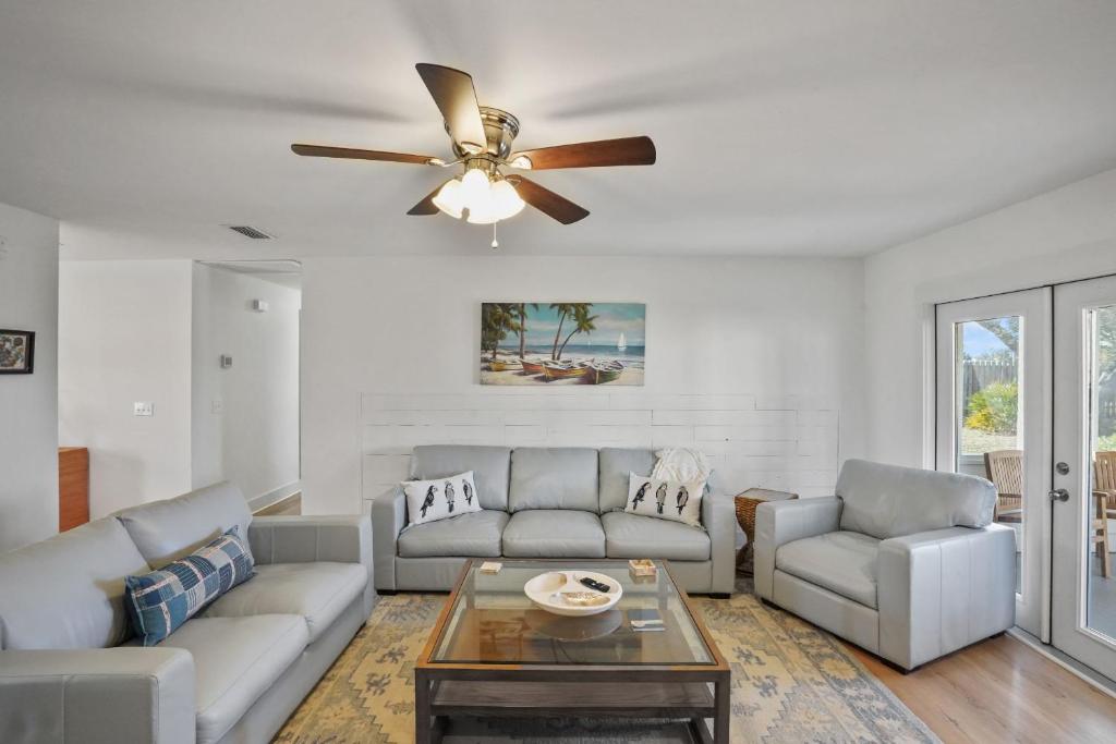 Southern Mermaid Cottage- Pet Friendly Fenced, Saint Joe Beach ...