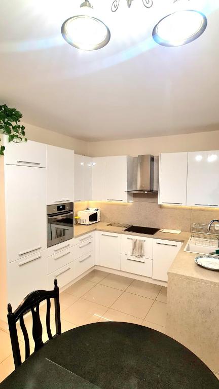 Modern & cozy house with 3 bed rooms and garden, Prievoz (preços ...