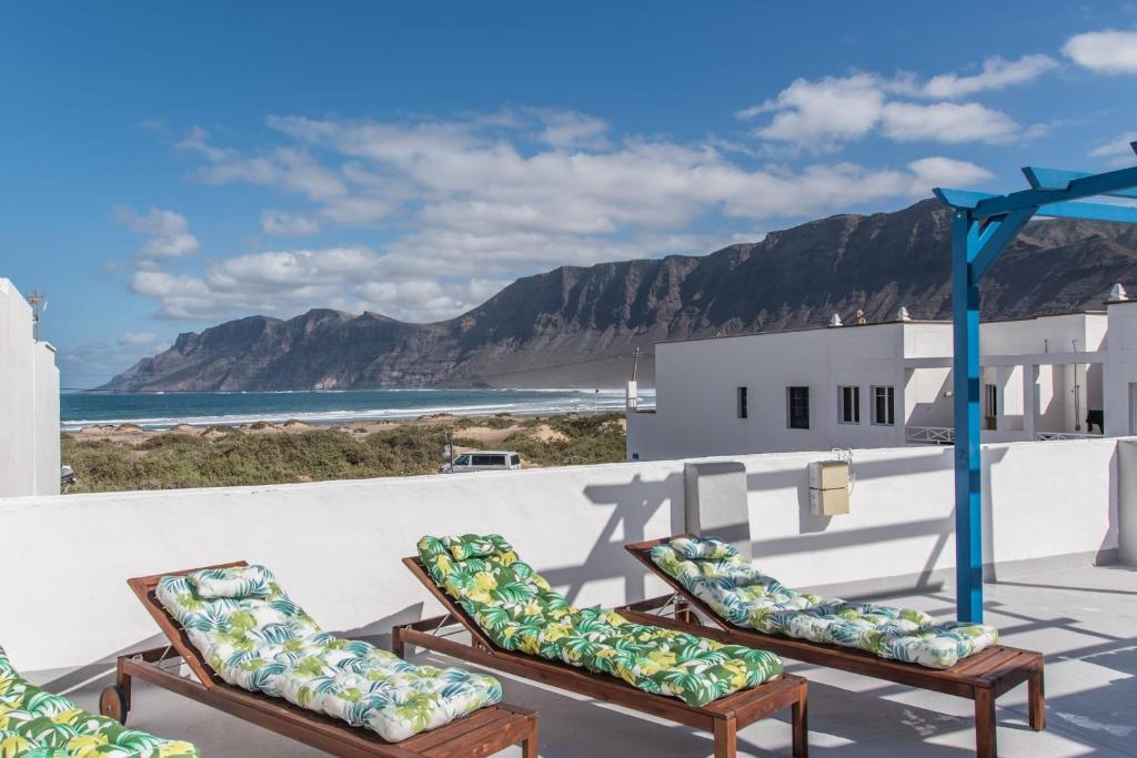 Sandy Bay Home with roof terrace and sea views, Famara (updated prices ...
