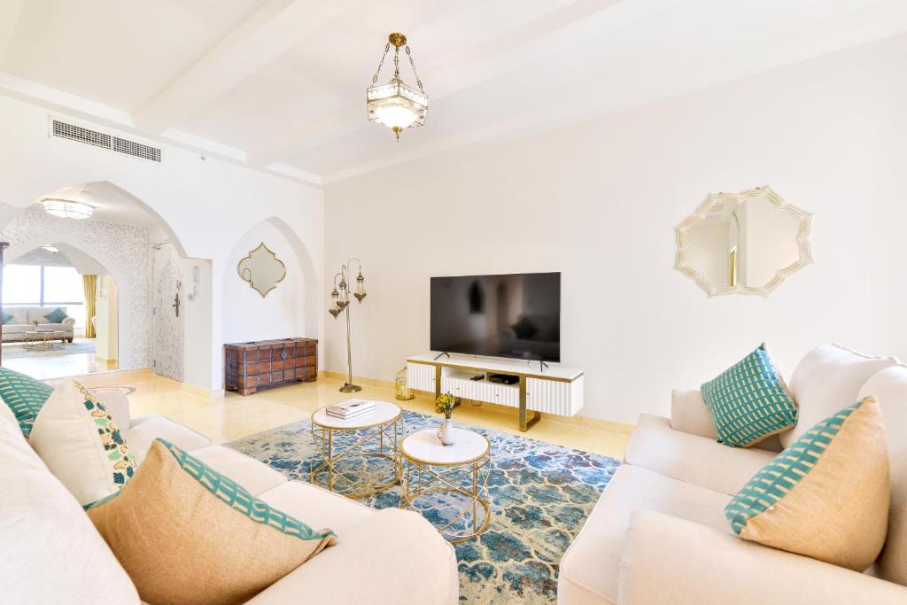 Luxury JBR Palace! · Sea View · Free 5* Beach Resorts Access!, Dubai ...