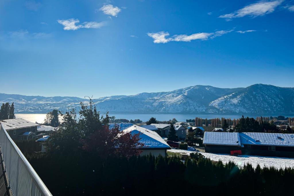 Magic Mountain and Lake View, Manson (updated prices 2025)