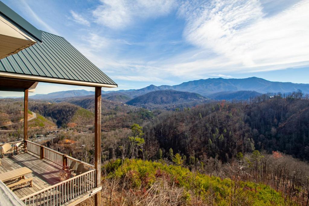 Majestic Overlook Hot Tub Theater Pool Table, Gatlinburg (precios ...