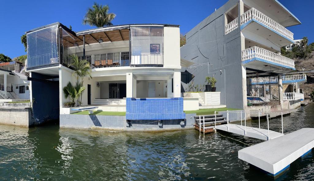 Villa marina del sol, Tequesquitengo (updated prices 2026)