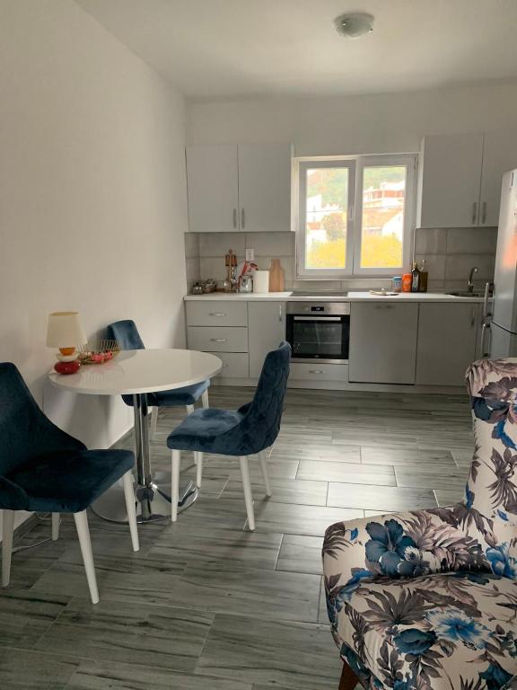 Apartments Tea, Donja Lastva (updated prices 2025)