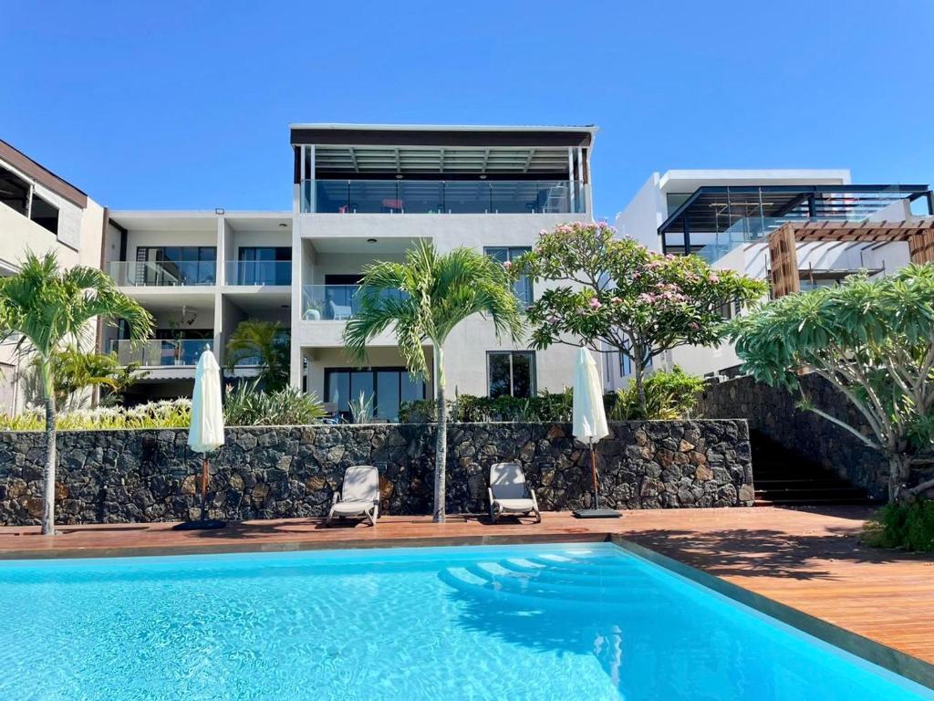 Luxury Beach Homes Wallpaper