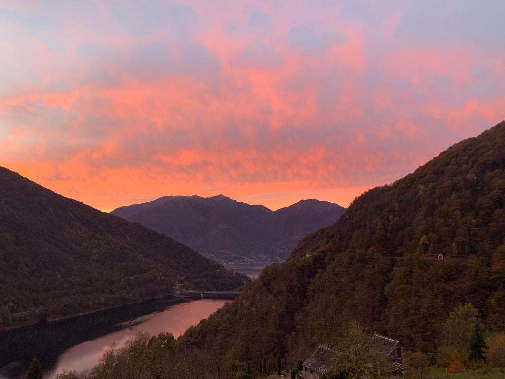 Casa Bruja Tradizionale Rustico Ticinese, Mergoscia – Updated 2023 Prices