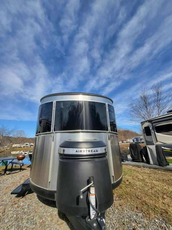 Campingplatz Flamingo Ridge - Lakeside Airstream in Blue Ridge (USA ...