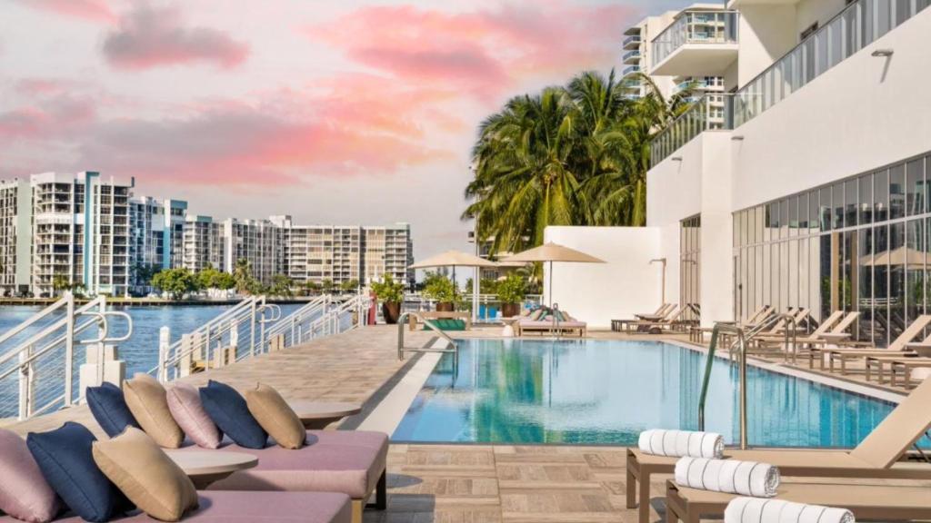 Luxury 1 Br Front Intracoastal View Balcony, Hollywood (updated prices ...
