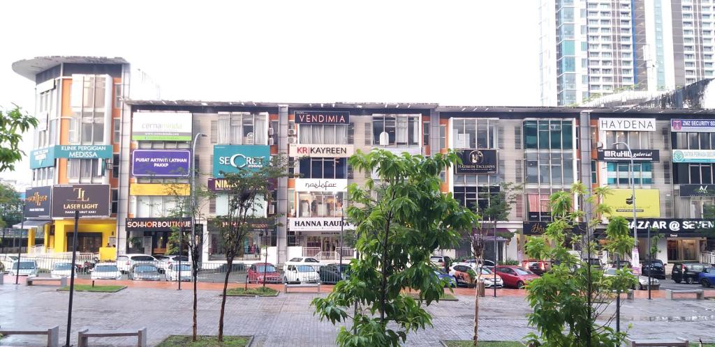 Oasisstay 4 Bedrooms Apartment With Studio at Bangi Sentral, Bandar ...