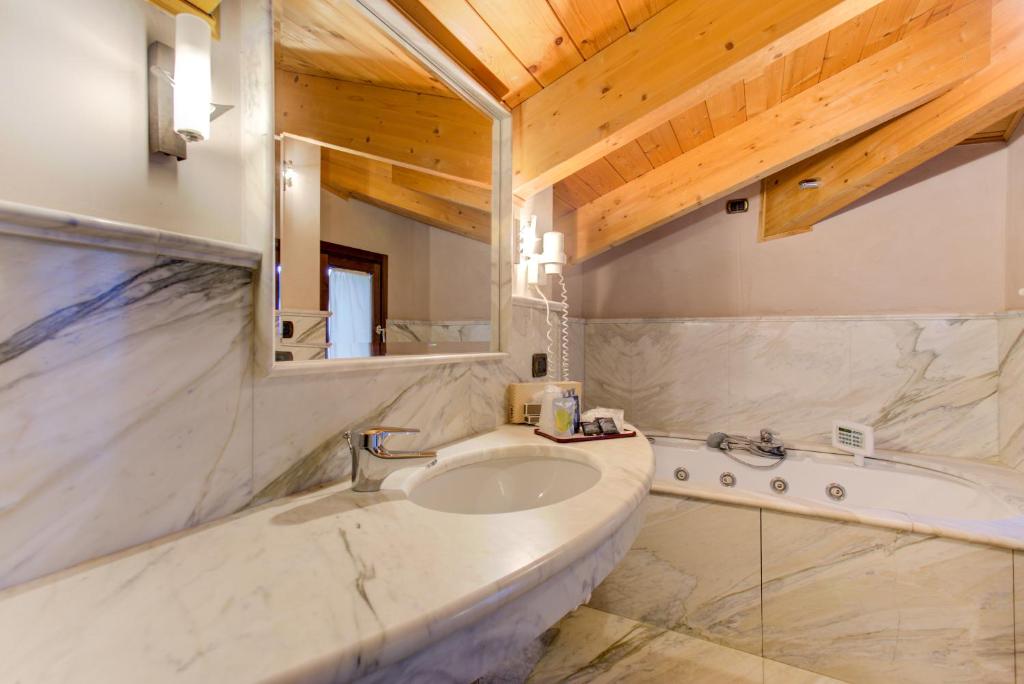 Oste del Castello Wellness & Bike Hotel, Verucchio (prezzi aggiornati ...