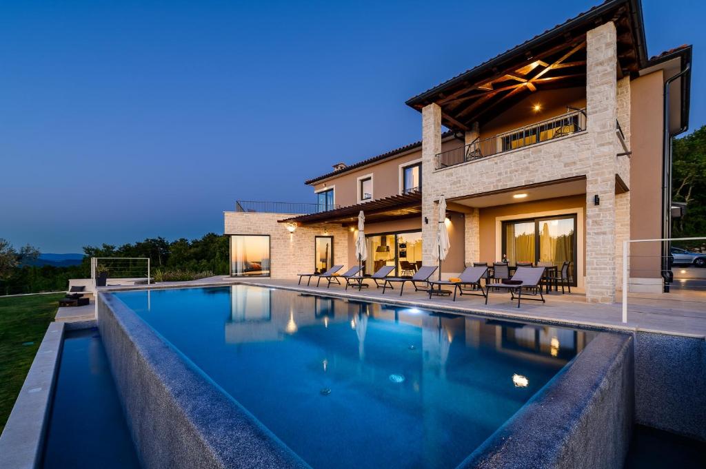 Luxury villa with a swimming pool Vizinada, Central Istria - Sredisnja ...