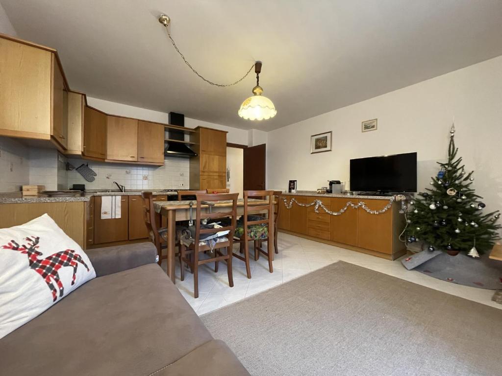 Trilocale con balcone San Gerolamo 055, Pinzolo (updated prices 2026)