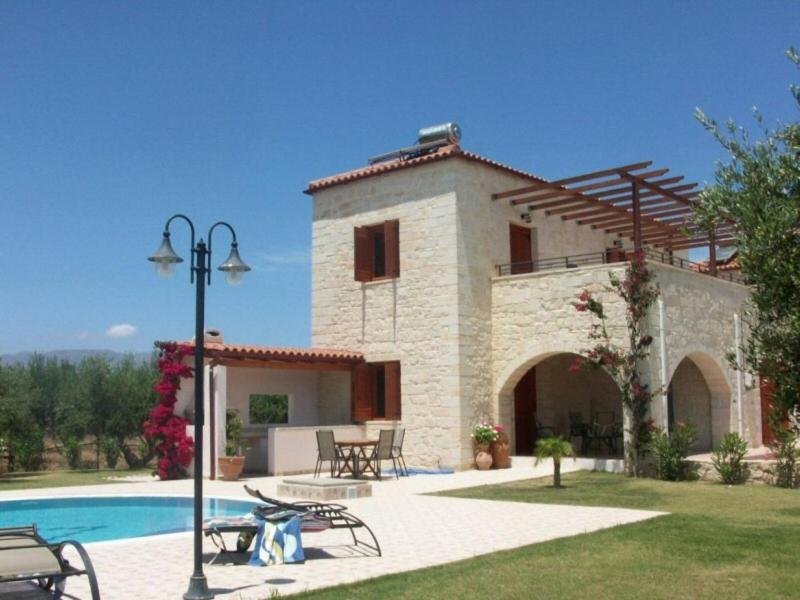 Kretahuset, Tavronitis (updated prices 2025)