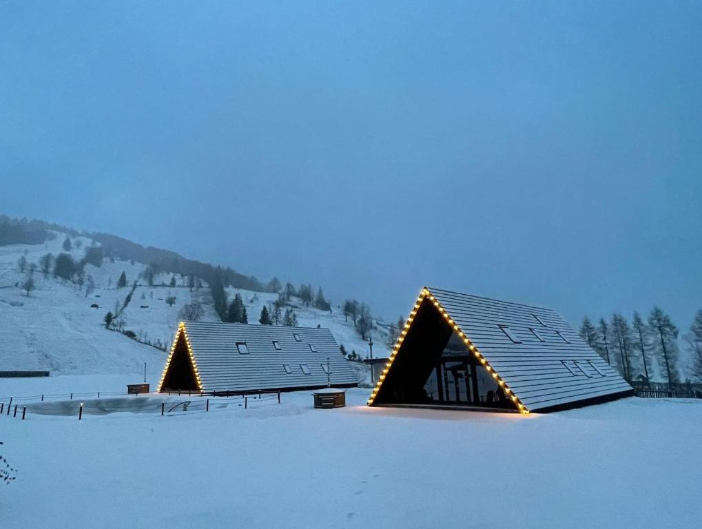 Treeline Cabins, Cădăreşti (updated prices 2025)