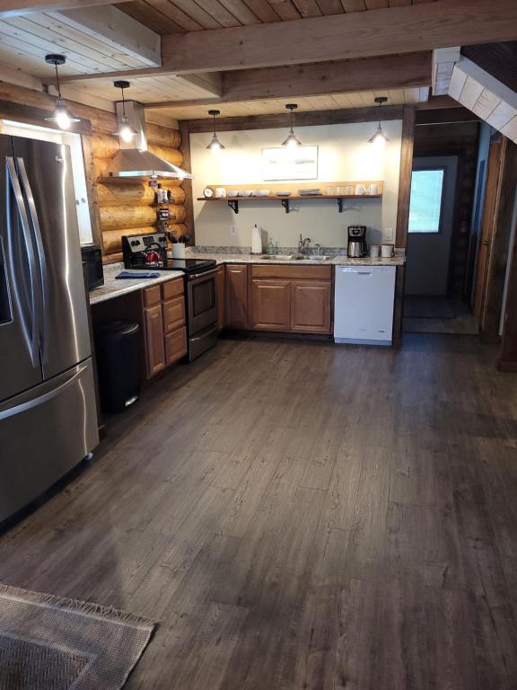 Mamie's Hideaway, Harding Lake (updated prices 2025)