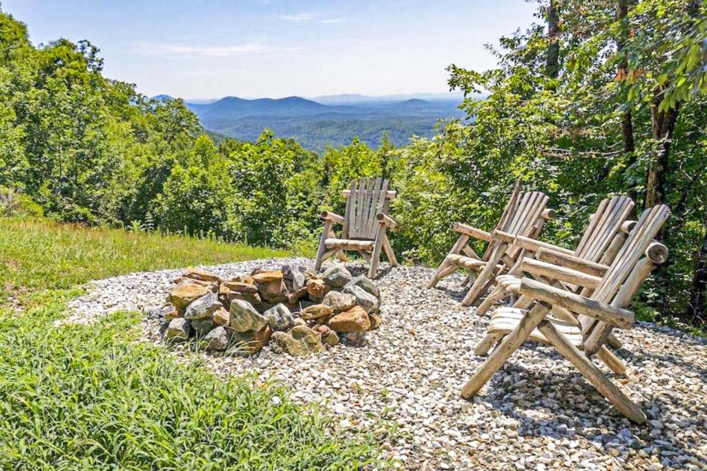 Hawk's View Log Cabin, Lake Lure (updated prices 2025)