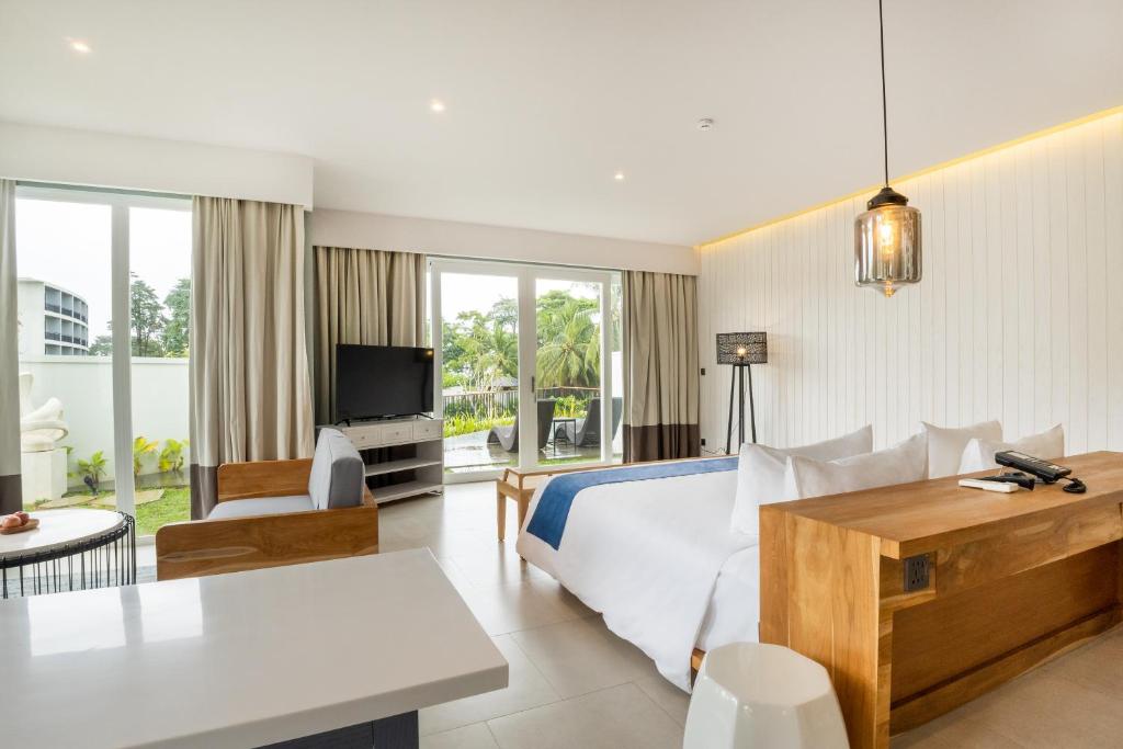 Novus Jiva Anyer, Anyer