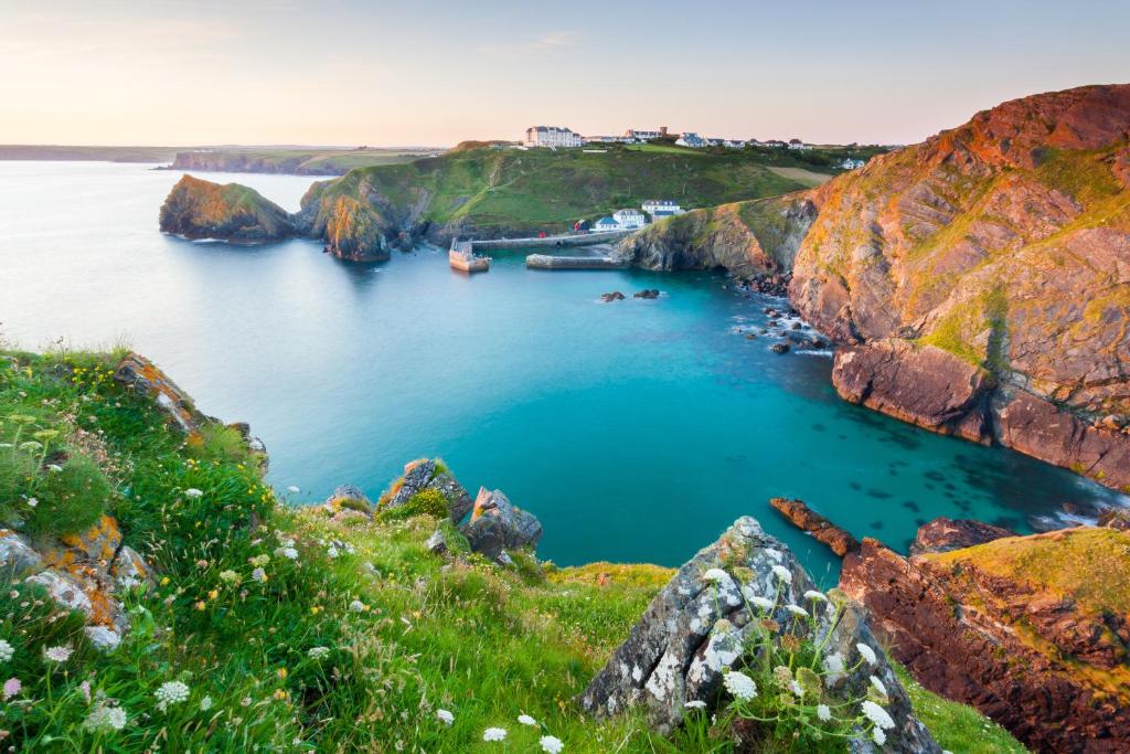 Mullion Cove Hotel & Spa, Mullion (updated prices 2025)