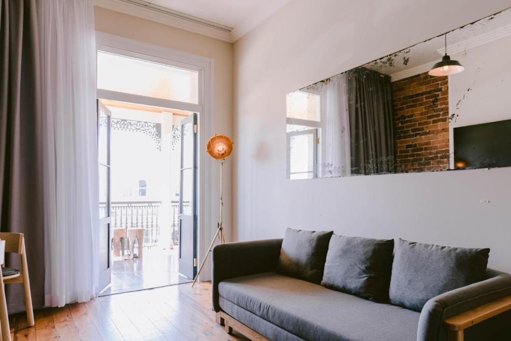 Oxford on Otho, Inverell (updated prices 2025)