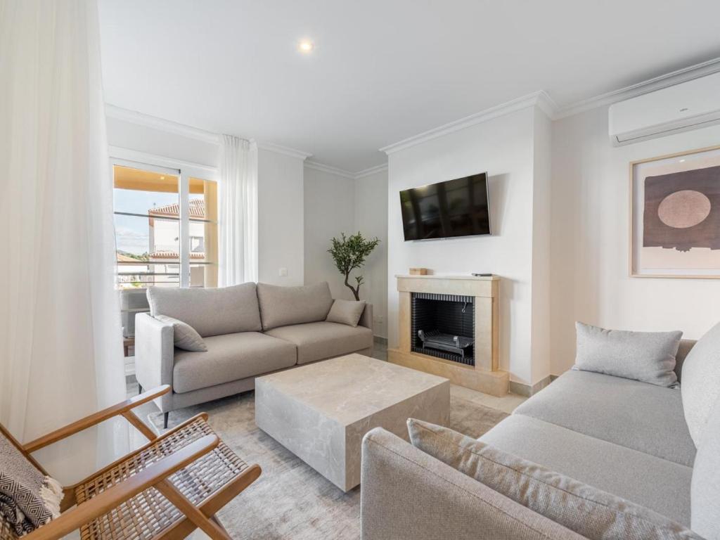 Señorio de aloha 3 bedroom duplex within walking distance to Puerto ...