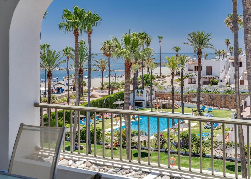 Playa Duquesa 2296, Manilva (updated prices 2025)