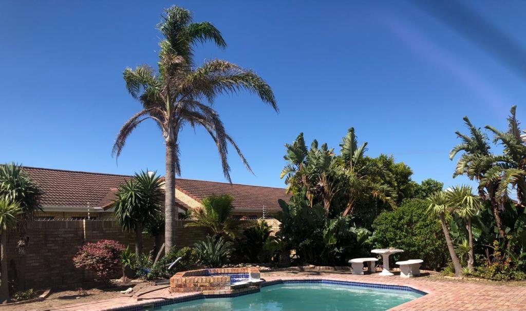 The Rubin Crescent Lodge, Summerstrand (preços atualizados para 2025)