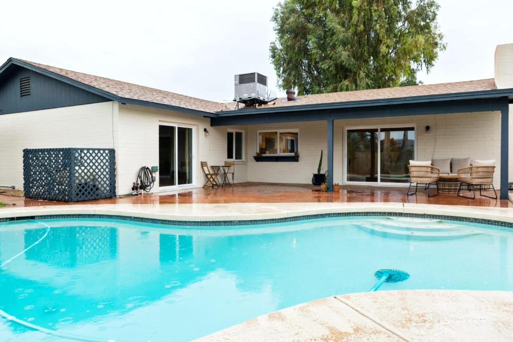 Ferienhaus Cozy Quite Home on golf course pool bbq (USA Phoenix ...