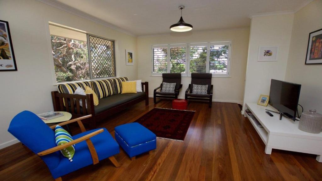 21 Cooroora Street Dicky Beach QLD, Caloundra (updated prices 2026)