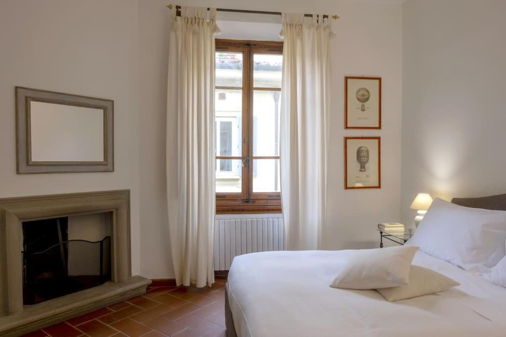 D/T Elegant & Spacious Flat 2' walk train station, Florence (updated ...