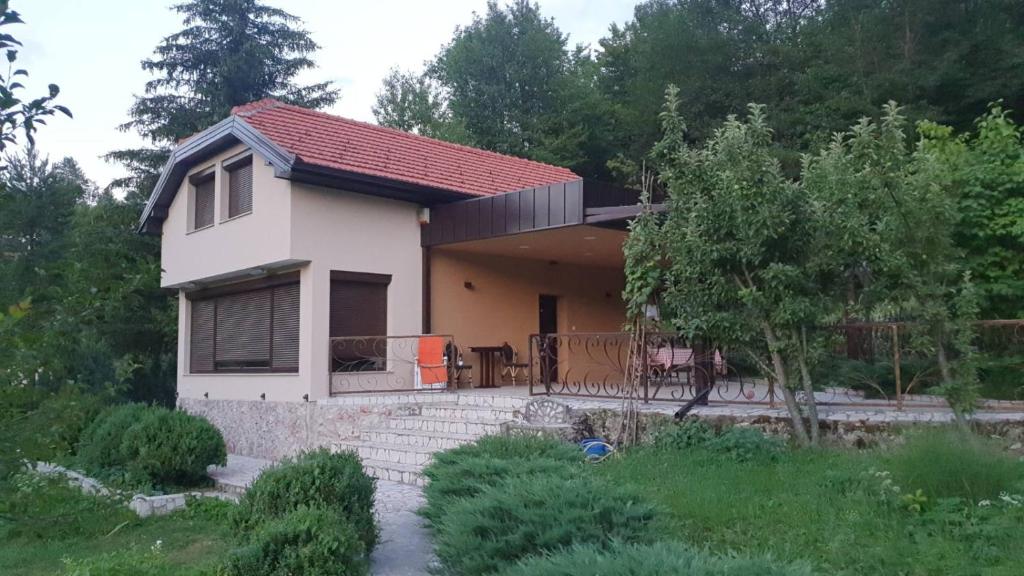 Luksuzna vikendica, Pale (aktualne ceny na rok 2024)