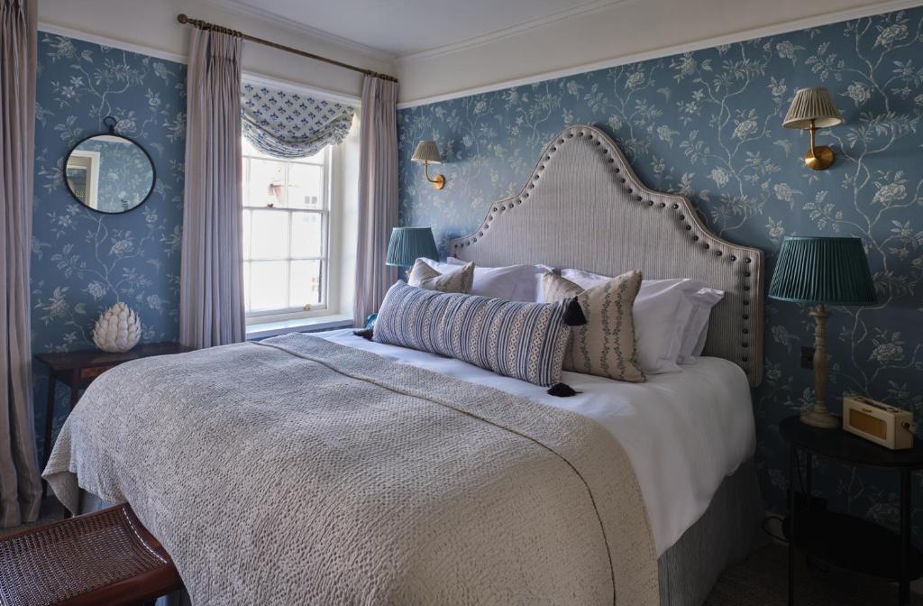 Stanwell House, Lymington (updated prices 2025)