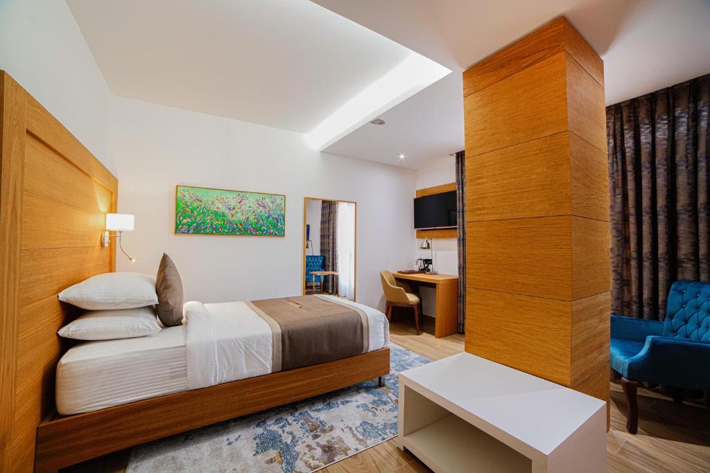 Royal Sahel, Birmandreis (updated prices 2025)