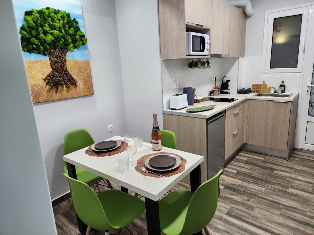 Cozy Apartment Metaxourgeio greendom, Athens (updated prices 2025)